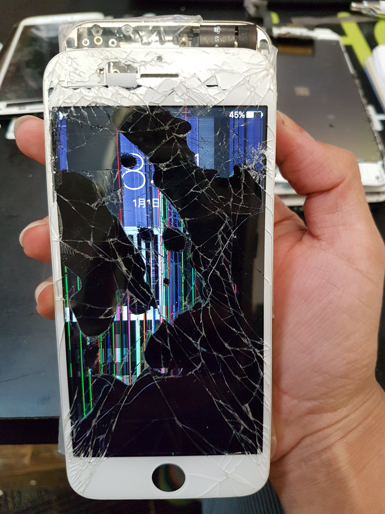 What are unqualified broken screens